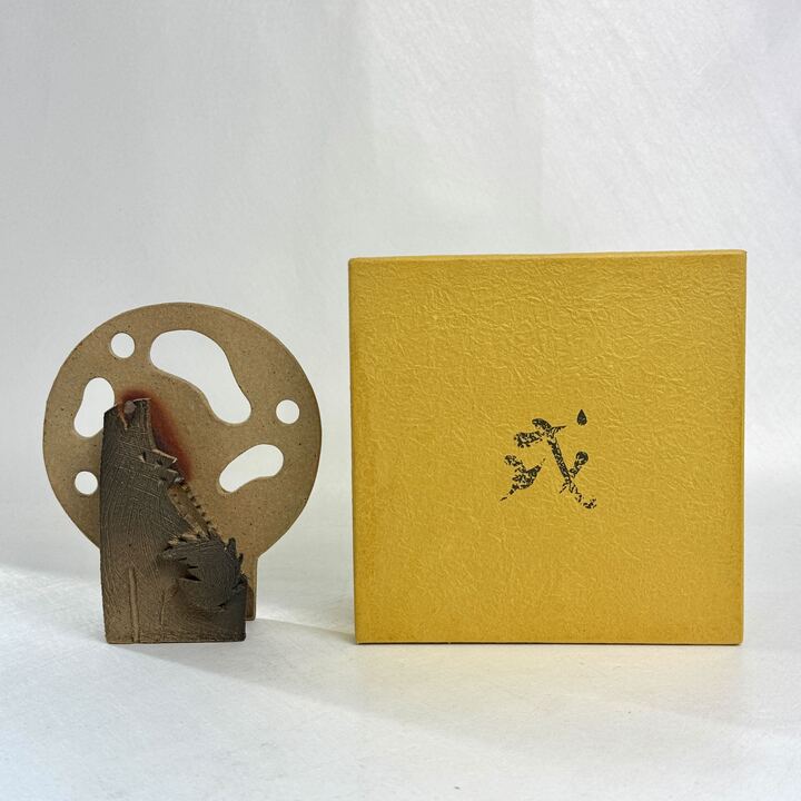 m02039 – 花器の環
